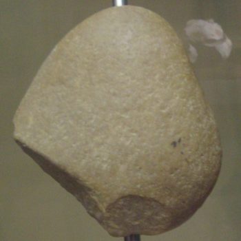 Der Faustkeil, das „Schweizer Taschenmesser der Steinzeit“